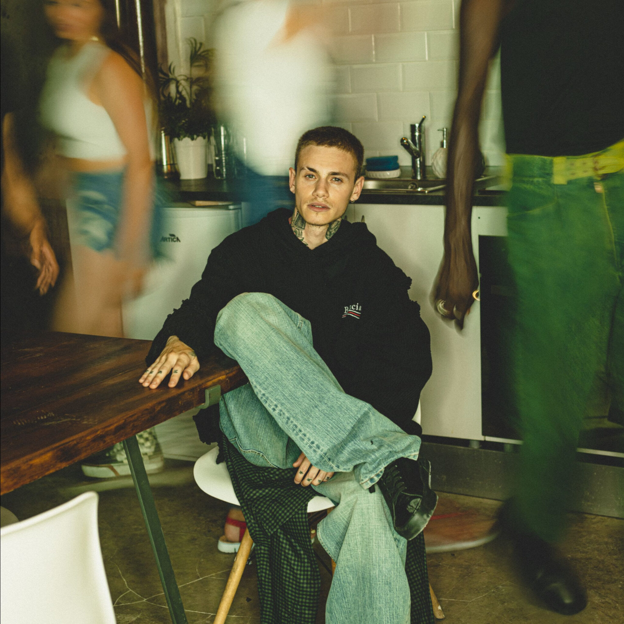 HUGO COBO PRESENTA SU ÁLBUM DEBUT, 'UN TÚ CONSTANTE'